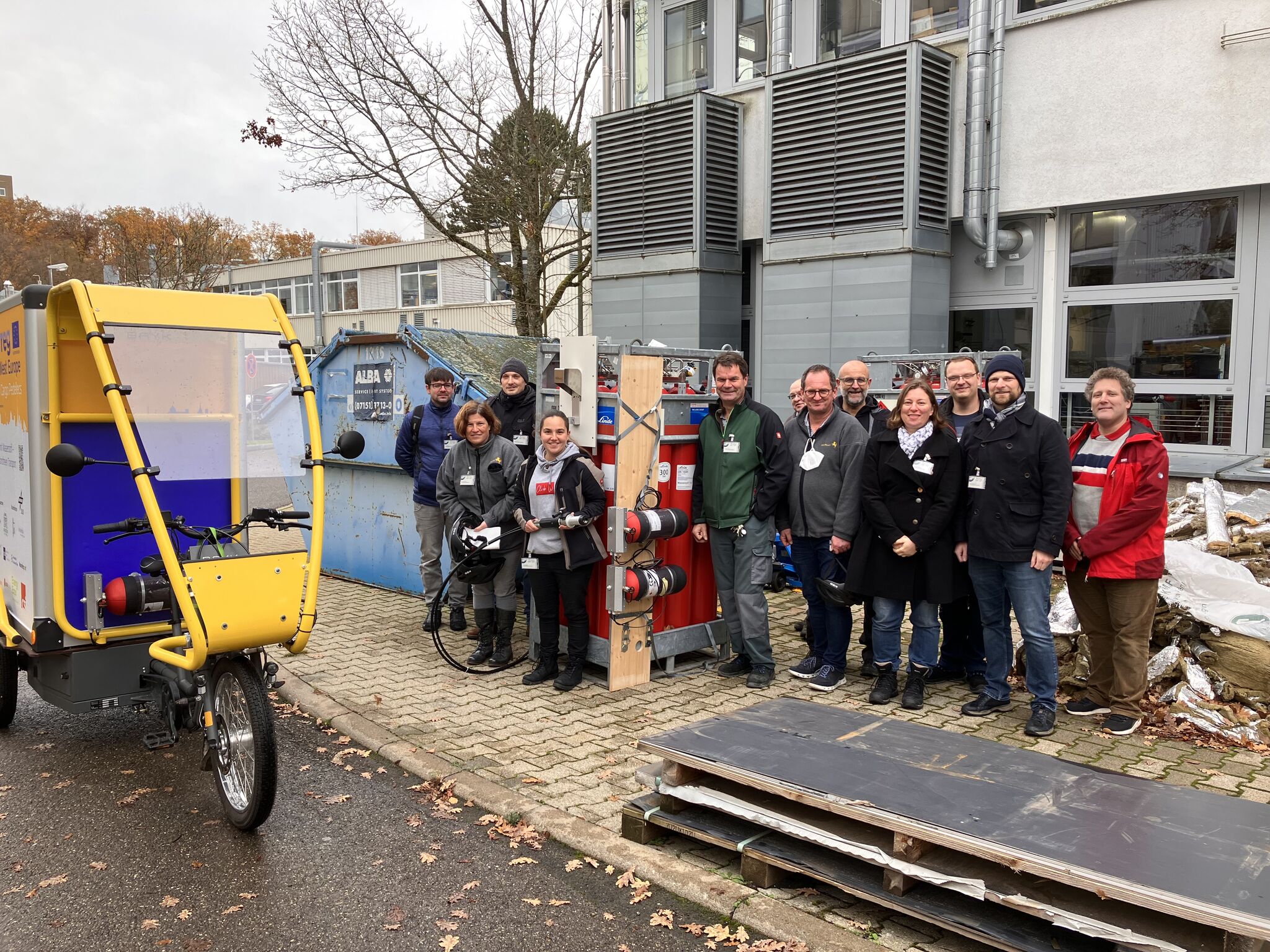 BRING - DAS AGILE CARGOBIKE mit Brennstoffzelle - BAYK AG